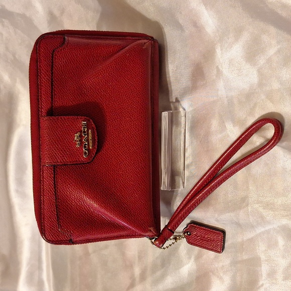 Coach | Bags | Coach Red Leather Wristlet Wallet With Hang Tag 7x4 ...